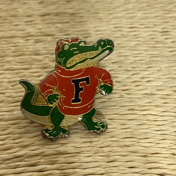 Jewelry | Vintage Uf University Of Florida Gators Tac Pin | Poshmark